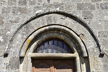 Le Vigean - Église Saint-Laurent (69 photos) Auvergne romane